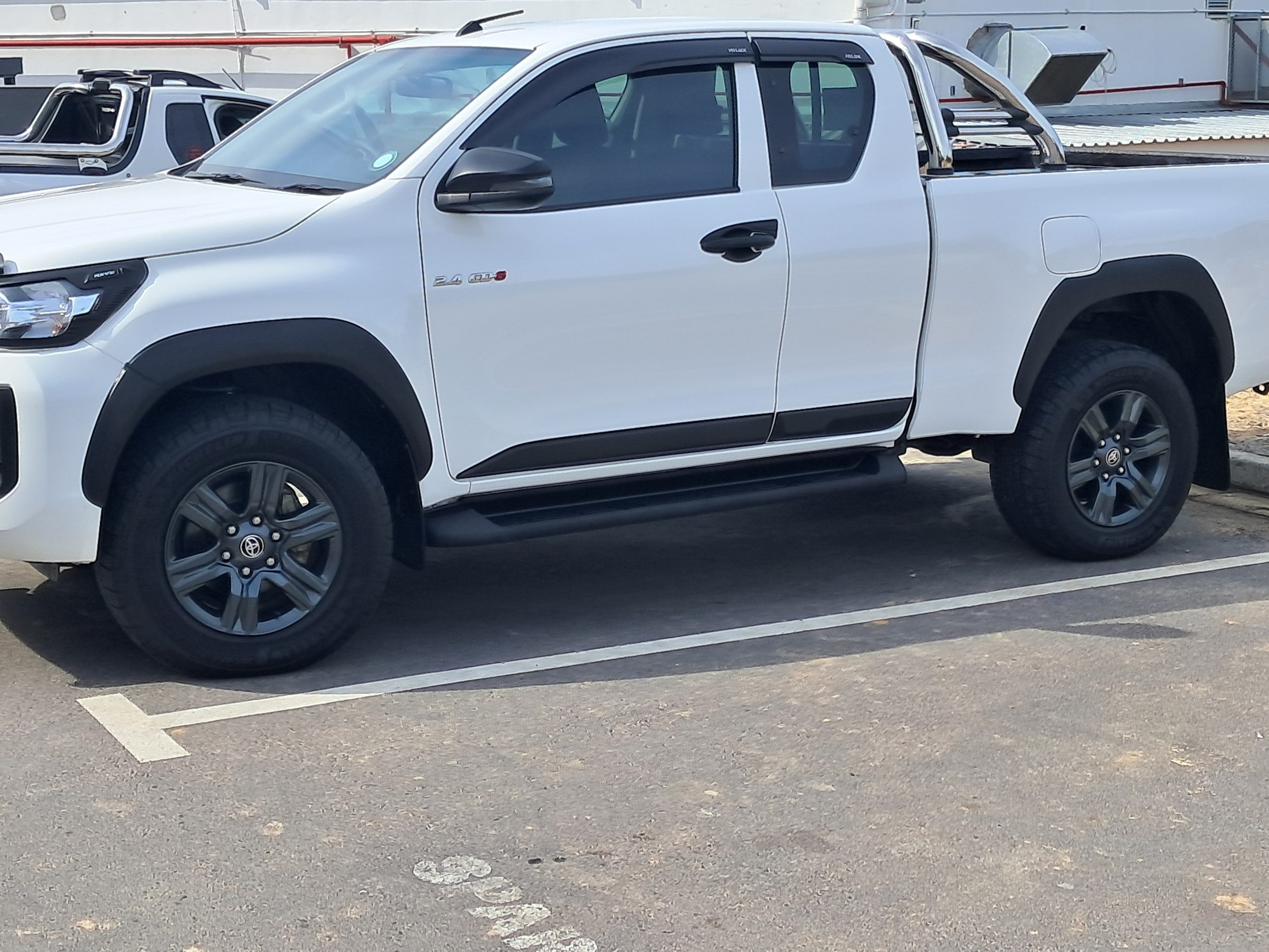 Toyota Hilux Extended/Club Cab GD6, 2016+ Body/Door Cladding – AR ...